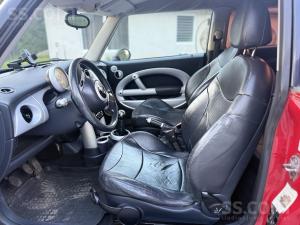 Red MINI Cooper 2002 in Cesis, with an engine capacity of 1.60 L and mileage of 268 thousand km for 1300 €, photo 11 on AUTOMOTO.COM.LV