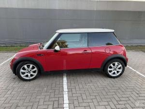 Red MINI Cooper 2003 in Vilnius, with an engine capacity of 1.60 L and mileage of 231 thousand km for 1900 €, photo 3 on AUTOMOTO.COM.LV