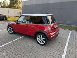 Red MINI Cooper 2003 in Vilnius, with an engine capacity of 1.60 L and mileage of 231 thousand km for 1900 €, photo 4 on AUTOMOTO.COM.LV