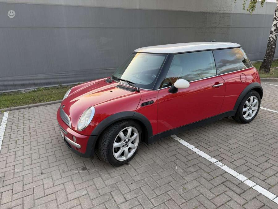 Red MINI Cooper 2003 in Vilnius, with an engine capacity of 1.60 L and mileage of 231 thousand km for 1900 €, photo 5 on AUTOMOTO.COM.LV