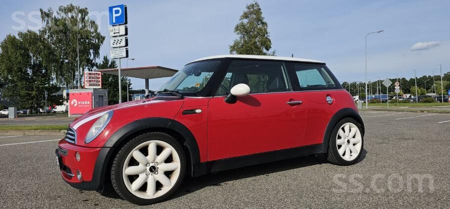 Red MINI Cooper 2004 in Riga, with an engine capacity of 1.60 L and mileage of 222 thousand km for 1800 €, photo 1 on AUTOMOTO.COM.LV