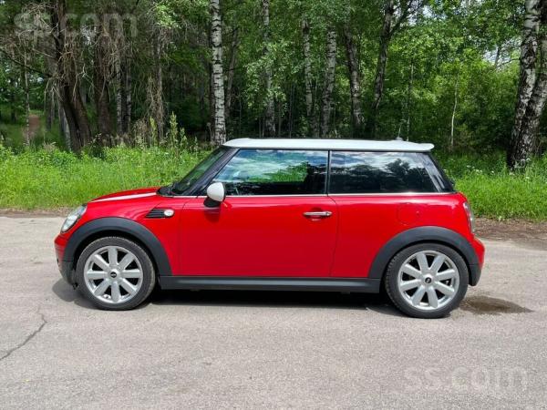 Red MINI Cooper 2008 in Riga, with an engine capacity of 1.60 L and mileage of 0 thousand km for 3799 €, photo 2 on AUTOMOTO.COM.LV
