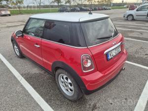 Sarkans MINI Cooper 2013 Jūrmala, ar dzinēja tilpumu 1.60 L un nobraukumu 300 tūkst. km par 3300 €, foto 3 vietnē AUTOMOTO.COM.LV