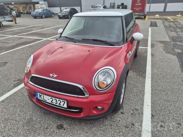 Red MINI Cooper 2013 in Jurmala, with an engine capacity of 1.60 L and mileage of 300 thousand km for 3300 €, photo 1 on AUTOMOTO.COM.LV