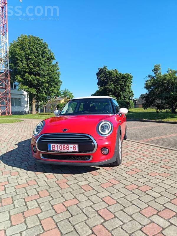 Red MINI Cooper 2020 in Ventspils, with an engine capacity of 1.50 L and mileage of 155 thousand km for 9700 €, photo 2 on AUTOMOTO.COM.LV