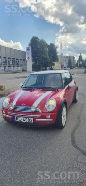 Red MINI Cooper 2002 in Riga, with an engine capacity of 1.60 L and mileage of 263 thousand km for 950 €, photo  on AUTOMOTO.COM.LV