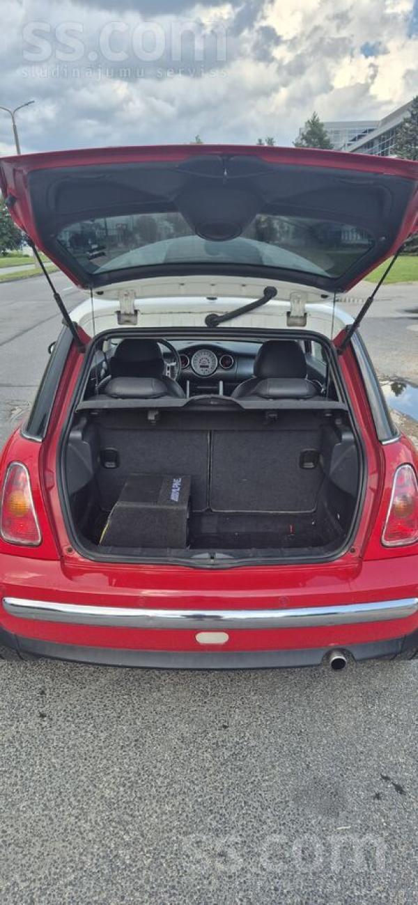 Sarkans MINI Cooper 2002 Rīga, ar dzinēja tilpumu 1.60 L un nobraukumu 263 tūkst. km par 950 €, foto 5 vietnē AUTOMOTO.COM.LV