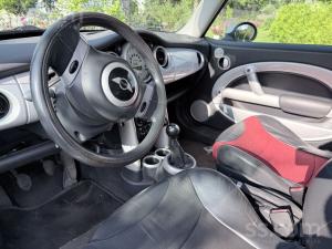 Red MINI Cooper 2002 in Valmiera, with an engine capacity of 1.60 L and mileage of 240 thousand km for 700 €, photo 6 on AUTOMOTO.COM.LV