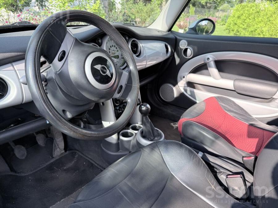 Red MINI Cooper 2002 in Valmiera, with an engine capacity of 1.60 L and mileage of 240 thousand km for 700 €, photo 6 on AUTOMOTO.COM.LV