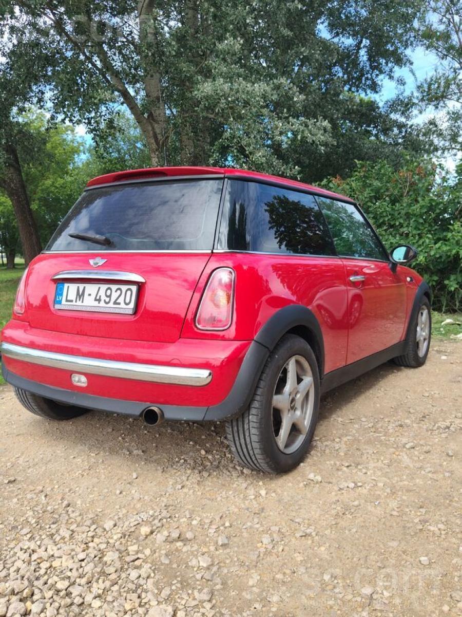 Red MINI Cooper 2002 in Riga, with an engine capacity of 1.60 L and mileage of 269 thousand km for 1700 €, photo 6 on AUTOMOTO.COM.LV