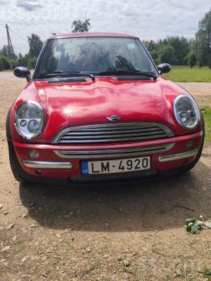 Red MINI Cooper 2002 in Riga, with an engine capacity of 1.60 L and mileage of 269 thousand km for 1700 €, photo 7 on AUTOMOTO.COM.LV