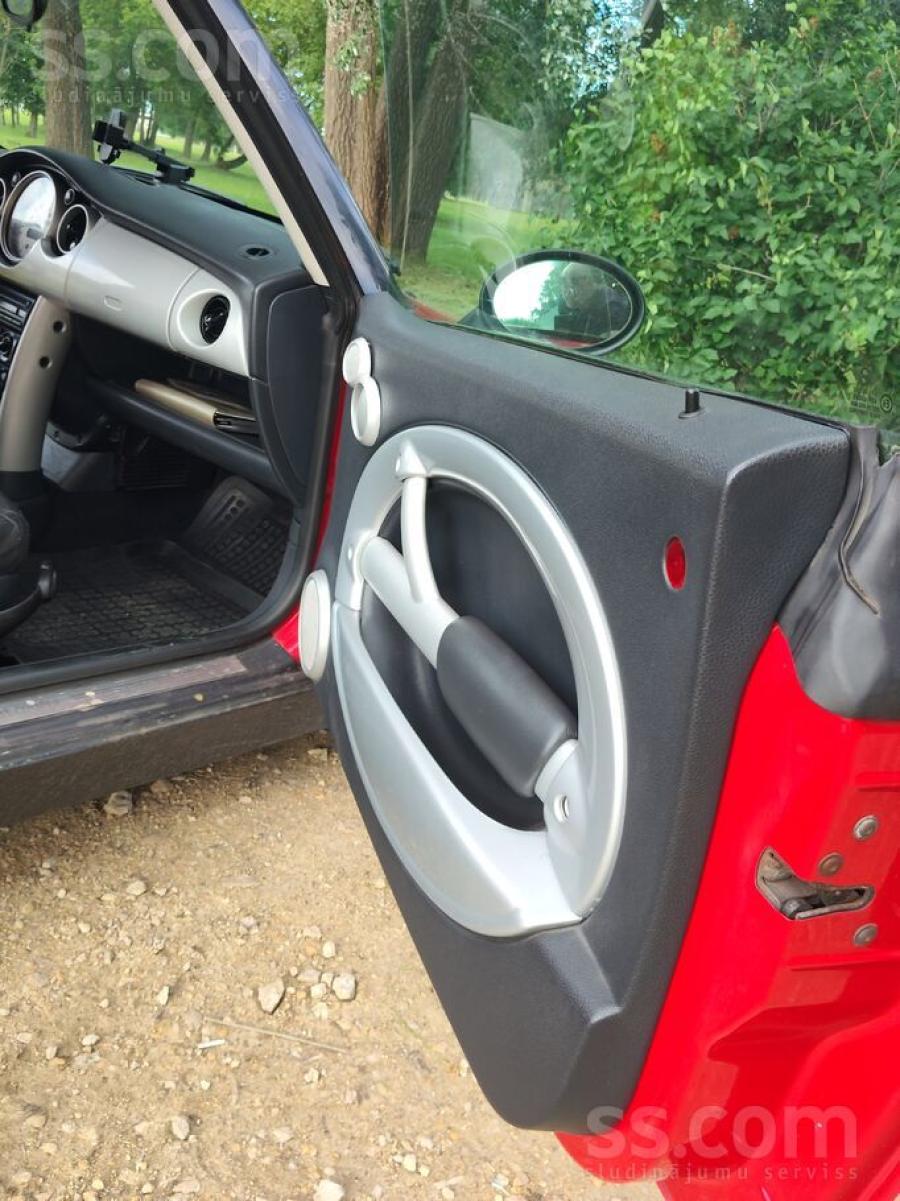 Red MINI Cooper 2002 in Riga, with an engine capacity of 1.60 L and mileage of 269 thousand km for 1700 €, photo 10 on AUTOMOTO.COM.LV