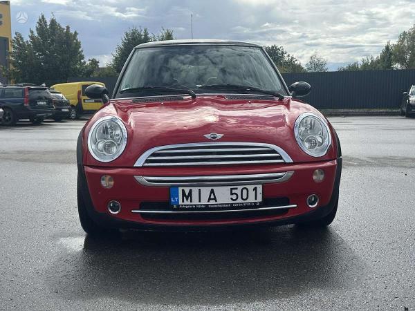 Red MINI Cooper 2004 in Kaunas, with an engine capacity of 1.60 L and mileage of 183 thousand km for 2200 €, photo 1 on AUTOMOTO.COM.LV
