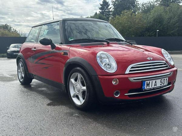 Red MINI Cooper 2004 in Kaunas, with an engine capacity of 1.60 L and mileage of 183 thousand km for 2200 €, photo 3 on AUTOMOTO.COM.LV