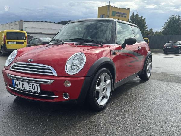 Red MINI Cooper 2004 in Kaunas, with an engine capacity of 1.60 L and mileage of 183 thousand km for 2200 €, photo 4 on AUTOMOTO.COM.LV
