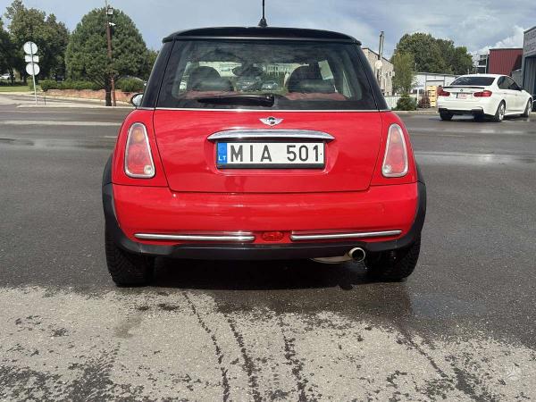 Red MINI Cooper 2004 in Kaunas, with an engine capacity of 1.60 L and mileage of 183 thousand km for 2200 €, photo 8 on AUTOMOTO.COM.LV
