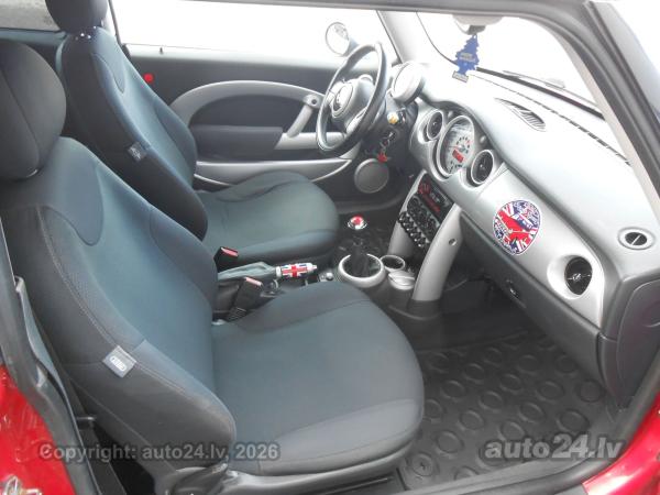 MINI Cooper 2005 Viljandi vietnē Sarkans MINI Cooper 2005 Viljandi, ar dzinēja tilpumu 1.60 L un nobraukumu 249 tūkst. km par 1590 €, foto 9 vietnē AUTOMOTO.COM.LV
