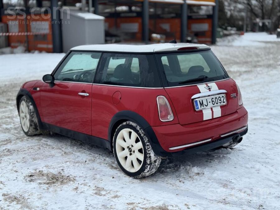 Red MINI Cooper 2006 in Jelgava, with an engine capacity of 1.60 L and mileage of 265 thousand km for 2000 €, photo 3 on AUTOMOTO.COM.LV