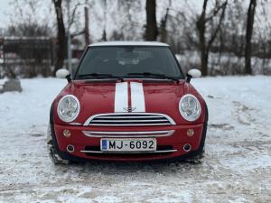 Red MINI Cooper 2006 in Jelgava, with an engine capacity of 1.60 L and mileage of 265 thousand km for 2000 €, photo 6 on AUTOMOTO.COM.LV