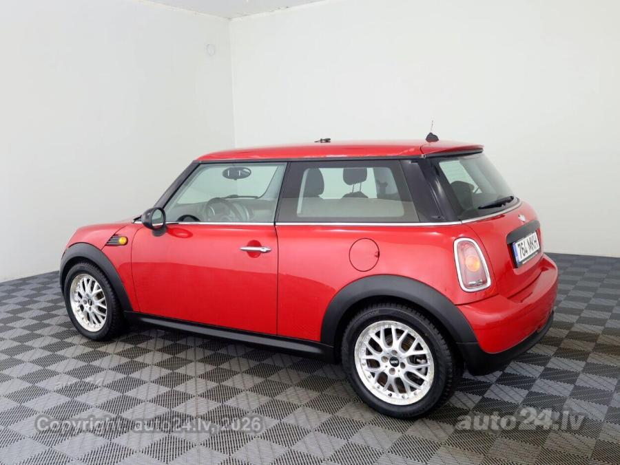 Sarkans MINI Cooper 2007 Tallina, ar dzinēja tilpumu 1.40 L un nobraukumu 179 tūkst. km par 1999 €, foto 4 vietnē AUTOMOTO.COM.LV