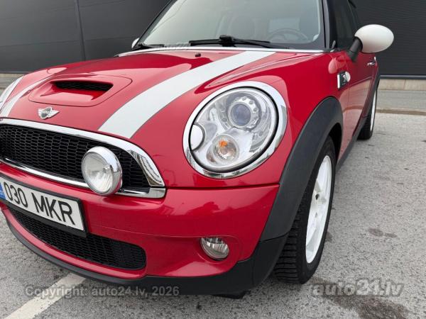 Red MINI Cooper 2007 in Tallinn, with an engine capacity of 1.60 L and mileage of 169 thousand km for 3999 €, photo 2 on AUTOMOTO.COM.LV