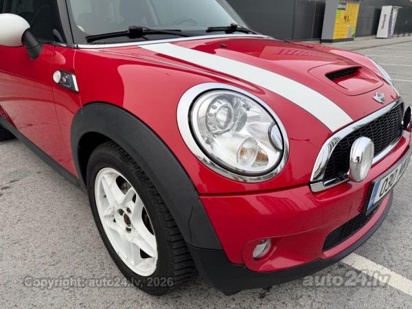 Red MINI Cooper 2007 in Tallinn, with an engine capacity of 1.60 L and mileage of 169 thousand km for 3999 €, photo 5 on AUTOMOTO.COM.LV