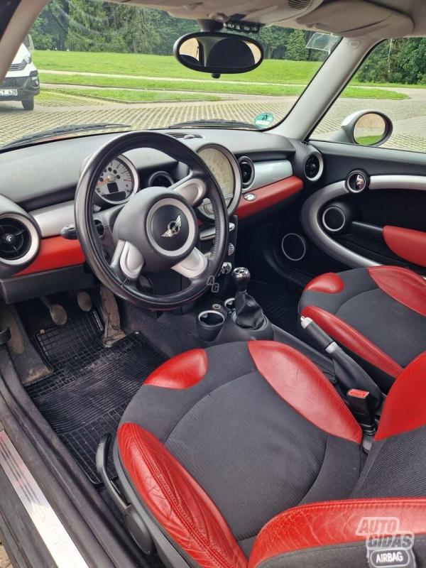 Red MINI Cooper 2007 in Kaunas, with an engine capacity of 1.60 L and mileage of 158 thousand km for 2100 €, photo 11 on AUTOMOTO.COM.LV