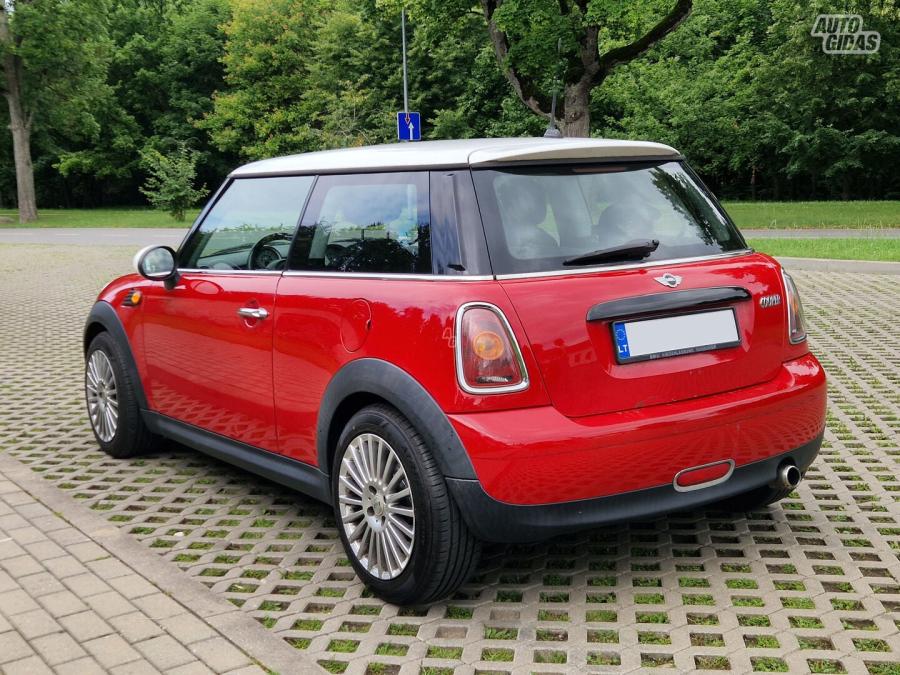 Red MINI Cooper 2007 in Kaunas, with an engine capacity of 1.60 L and mileage of 158 thousand km for 2500 €, photo 4 on AUTOMOTO.COM.LV