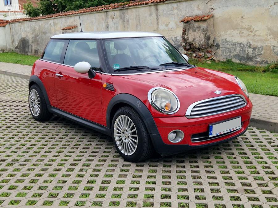 Red MINI Cooper 2007 in Kaunas, with an engine capacity of 1.60 L and mileage of 158 thousand km for 2500 €, photo 5 on AUTOMOTO.COM.LV