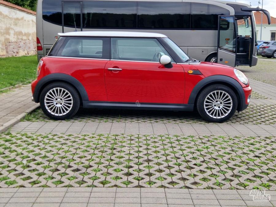 Red MINI Cooper 2007 in Kaunas, with an engine capacity of 1.60 L and mileage of 158 thousand km for 2500 €, photo 6 on AUTOMOTO.COM.LV
