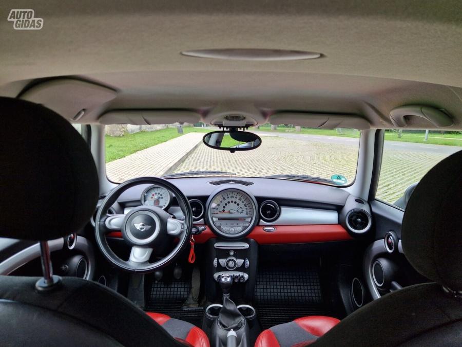 Red MINI Cooper 2007 in Kaunas, with an engine capacity of 1.60 L and mileage of 158 thousand km for 2500 €, photo 9 on AUTOMOTO.COM.LV