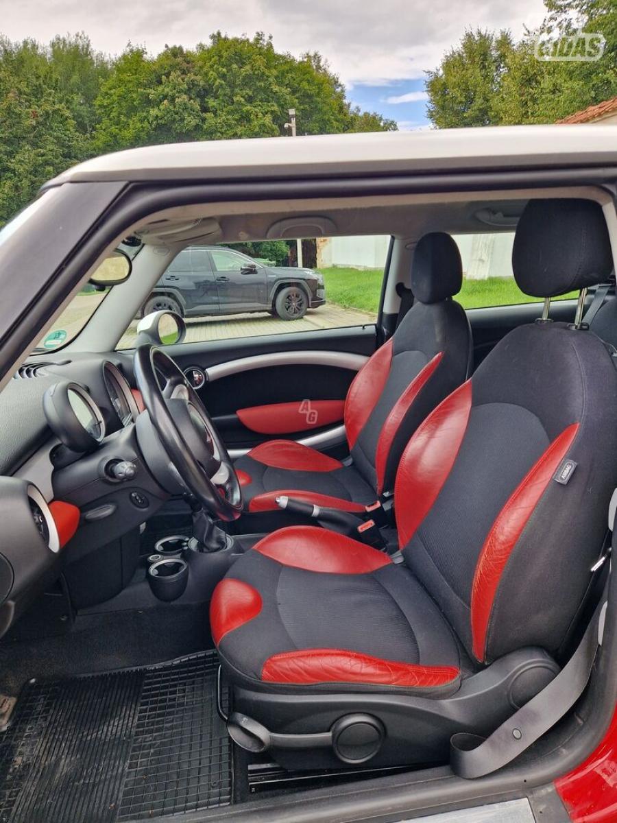 Red MINI Cooper 2007 in Kaunas, with an engine capacity of 1.60 L and mileage of 158 thousand km for 2500 €, photo 10 on AUTOMOTO.COM.LV
