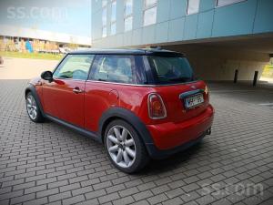 Sarkans MINI Cooper 2007 Jēkabpils, ar dzinēja tilpumu 1.60 L un nobraukumu 233 tūkst. km par 2900 €, foto  vietnē AUTOMOTO.COM.LV