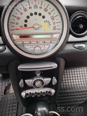 Sarkans MINI Cooper 2007 Jēkabpils, ar dzinēja tilpumu 1.60 L un nobraukumu 233 tūkst. km par 2900 €, foto 10 vietnē AUTOMOTO.COM.LV