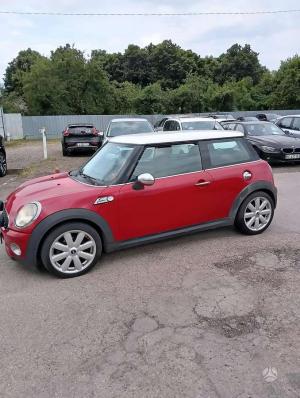 Red MINI Cooper 2007 in Taurage, with an engine capacity of 1.60 L and mileage of 210 thousand km for 2450 €, photo 5 on AUTOMOTO.COM.LV