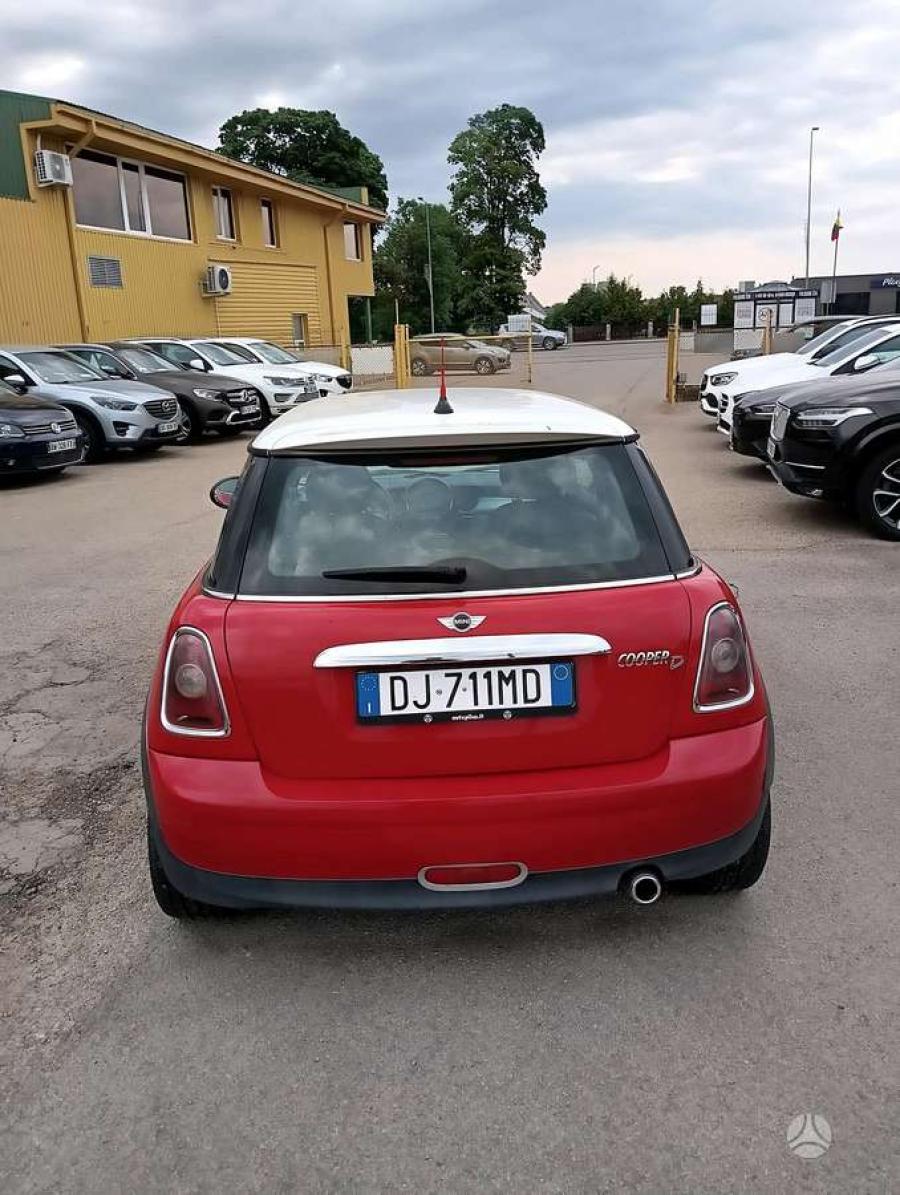 Red MINI Cooper 2007 in Taurage, with an engine capacity of 1.60 L and mileage of 210 thousand km for 2450 €, photo 8 on AUTOMOTO.COM.LV