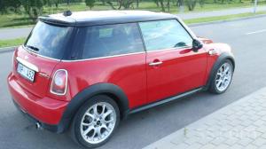 Red MINI Cooper 2007 in Riga, with an engine capacity of 1.60 L and mileage of 274 thousand km for 4900 €, photo 3 on AUTOMOTO.COM.LV