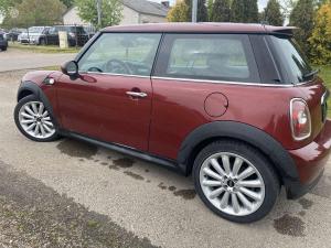 Red MINI Cooper 2008 in Jurbarkas, with an engine capacity of 1.40 L and mileage of 193 thousand km for 3499 €, photo 5 on AUTOMOTO.COM.LV