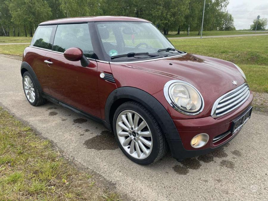 Red MINI Cooper 2008 in Jurbarkas, with an engine capacity of 1.40 L and mileage of 193 thousand km for 3499 €, photo 8 on AUTOMOTO.COM.LV
