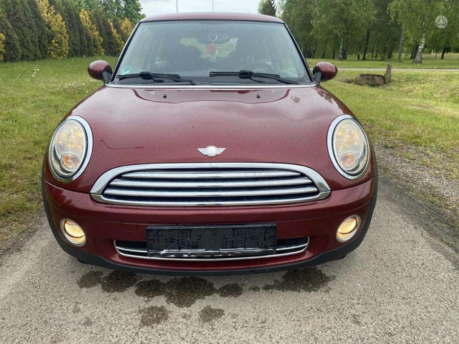 Red MINI Cooper 2008 in Jurbarkas, with an engine capacity of 1.40 L and mileage of 193 thousand km for 3499 €, photo 10 on AUTOMOTO.COM.LV