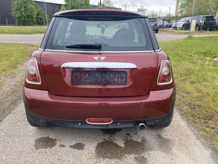 Red MINI Cooper 2008 in Jurbarkas, with an engine capacity of 1.40 L and mileage of 193 thousand km for 3499 €, photo 11 on AUTOMOTO.COM.LV