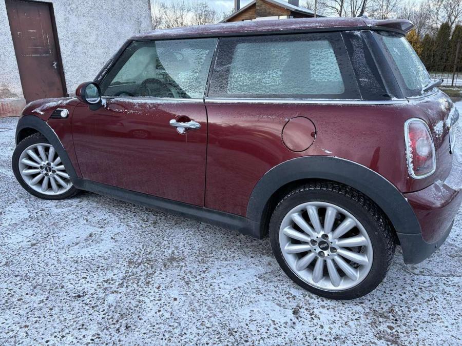 Sarkans MINI Cooper 2008 Jurbarkas, ar dzinēja tilpumu 1.40 L un nobraukumu 193 tūkst. km par 2999 €, foto 10 vietnē AUTOMOTO.COM.LV
