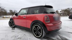 Red MINI Cooper 2008 in Vilnius, with an engine capacity of 1.60 L and mileage of 252 thousand km for 3900 €, photo 5 on AUTOMOTO.COM.LV
