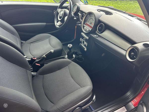 Sarkans MINI Cooper 2008 Vilkaviškis, ar dzinēja tilpumu 1.60 L un nobraukumu 216 tūkst. km par 2650 €, foto 5 vietnē AUTOMOTO.COM.LV
