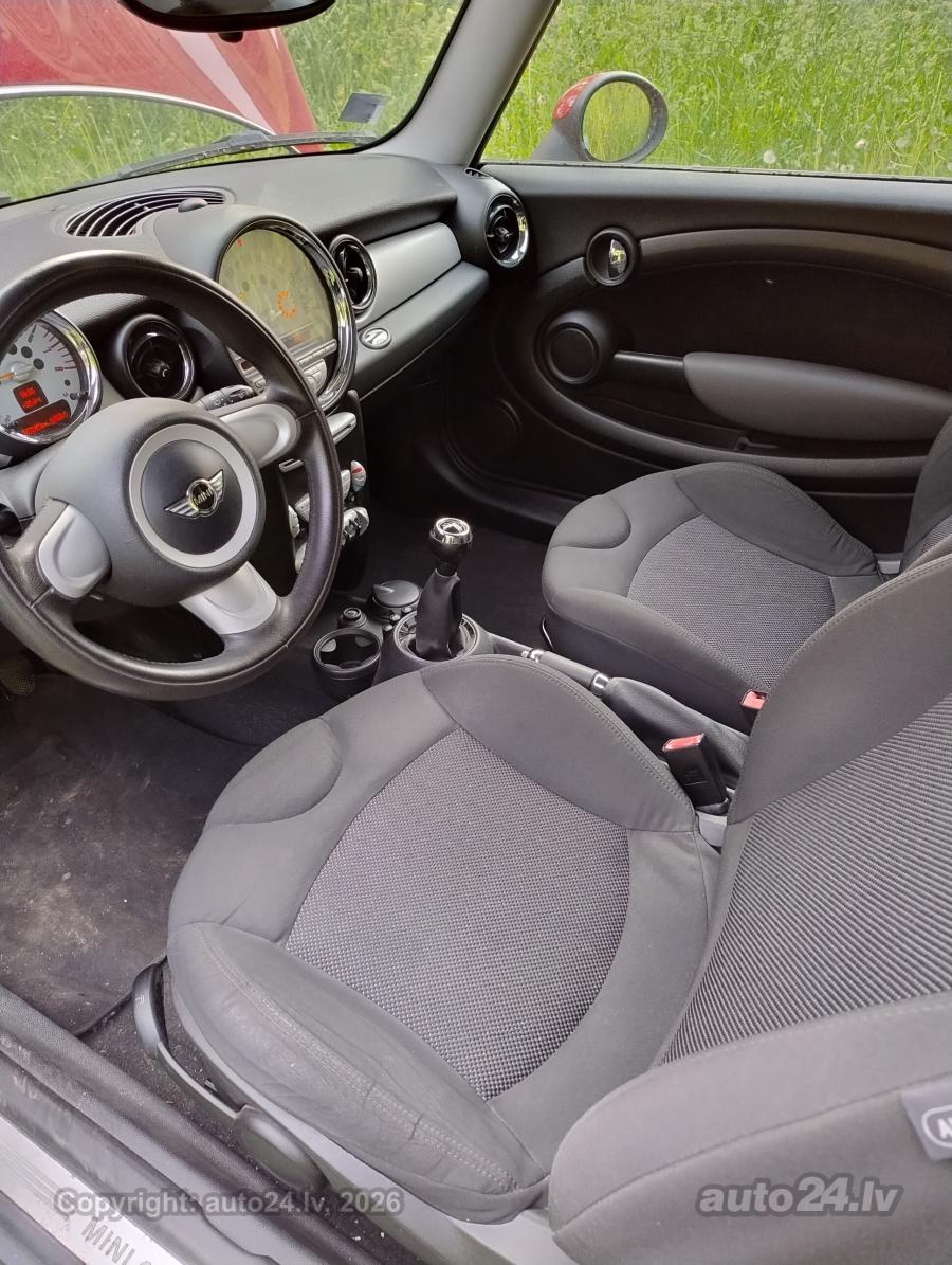 Red MINI Cooper 2008 in Tukums, with an engine capacity of 1.60 L and mileage of 150 thousand km for 1199 €, photo 10 on AUTOMOTO.COM.LV