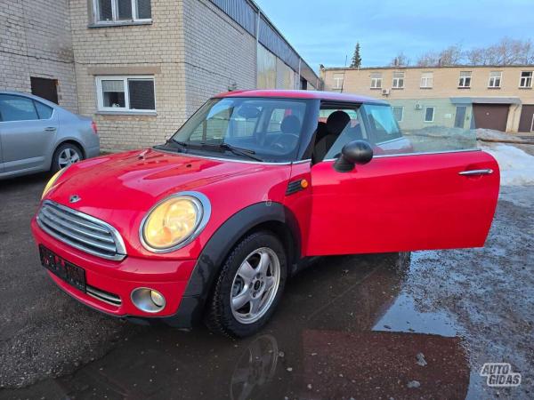 Red MINI Cooper 2009 in Sirvintos, with an engine capacity of 1.40 L and mileage of 190 thousand km for 2550 €, photo 2 on AUTOMOTO.COM.LV