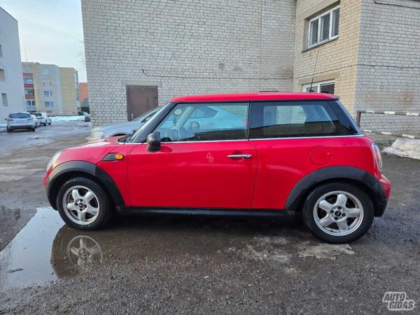 Red MINI Cooper 2009 in Sirvintos, with an engine capacity of 1.40 L and mileage of 190 thousand km for 2550 €, photo 3 on AUTOMOTO.COM.LV