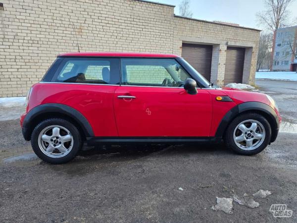 Red MINI Cooper 2009 in Sirvintos, with an engine capacity of 1.40 L and mileage of 190 thousand km for 2550 €, photo 4 on AUTOMOTO.COM.LV