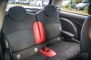 Sarkans MINI Cooper 2009 Rīga, ar dzinēja tilpumu 1.60 L un nobraukumu 134 tūkst. km par 3990 €, foto 14 vietnē AUTOMOTO.COM.LV