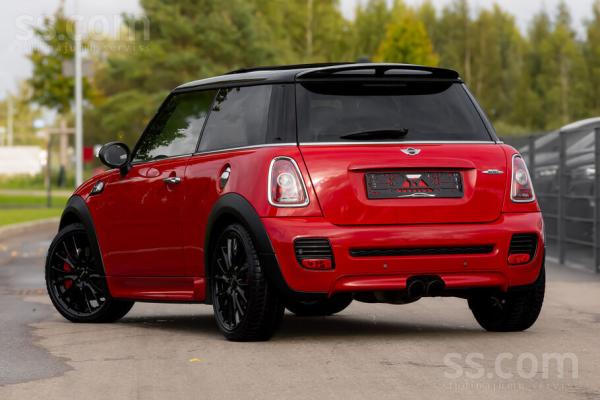 Red MINI Cooper 2009 in Jelgava, with an engine capacity of 1.60 L and mileage of 0 thousand km for 6999 €, photo 7 on AUTOMOTO.COM.LV